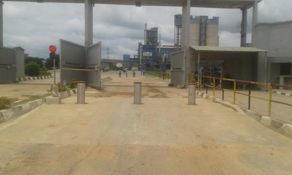 Automatic bollards for Nigeria Cement Factory - Turnstar