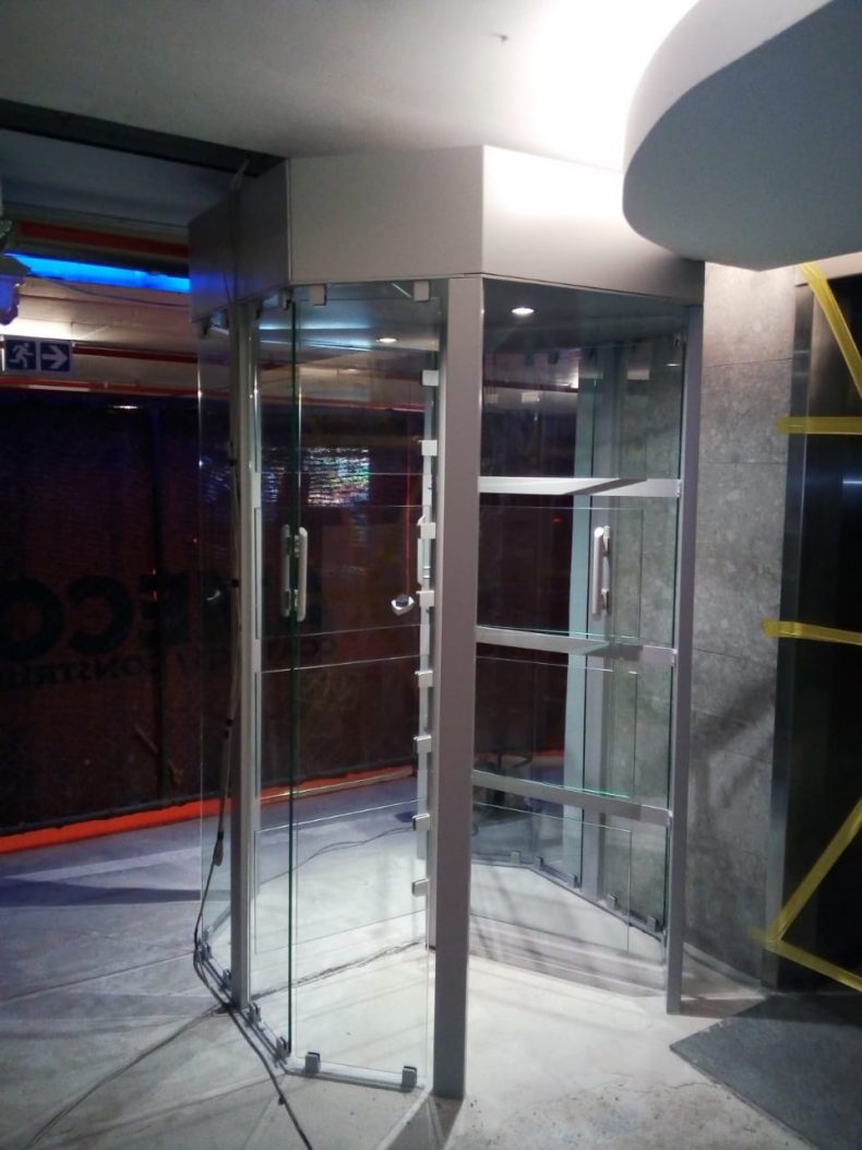 Octagonal glass turnstile for Sanlam - Turnstar