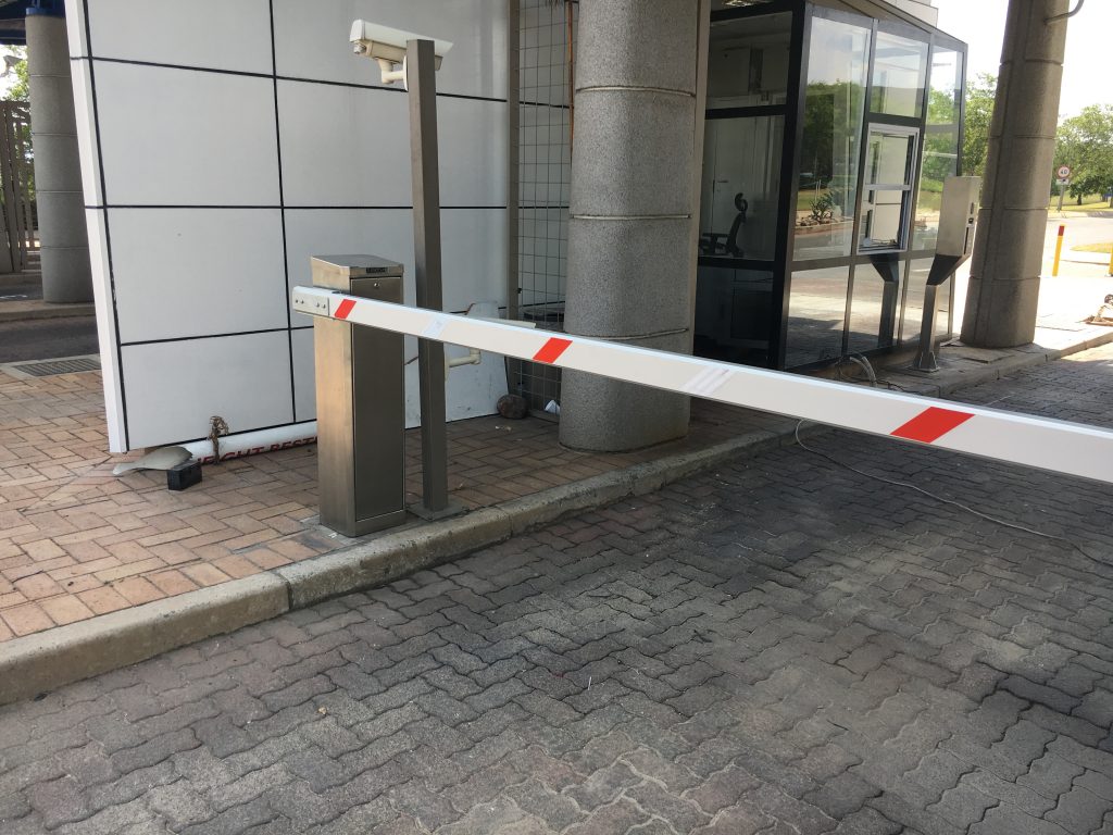 Velocity barrier available in stainless - Turnstar