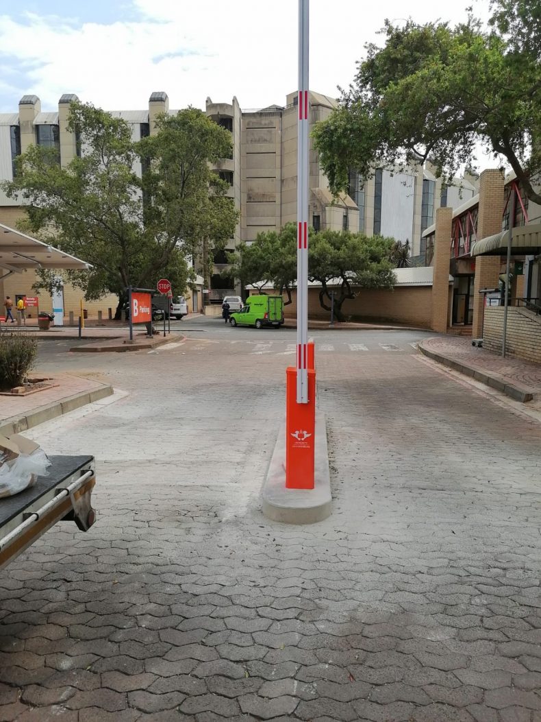 Velocity barriers for UJ campus - Turnstar