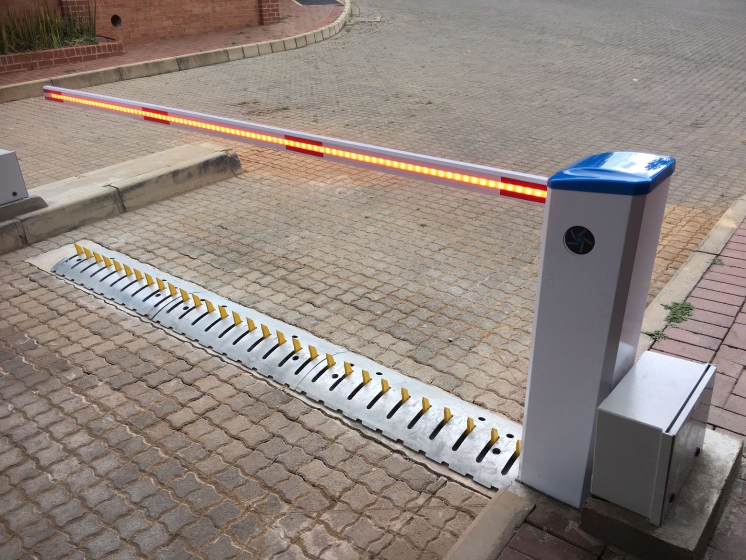 Benefits of spike barrier access control - Turnstar